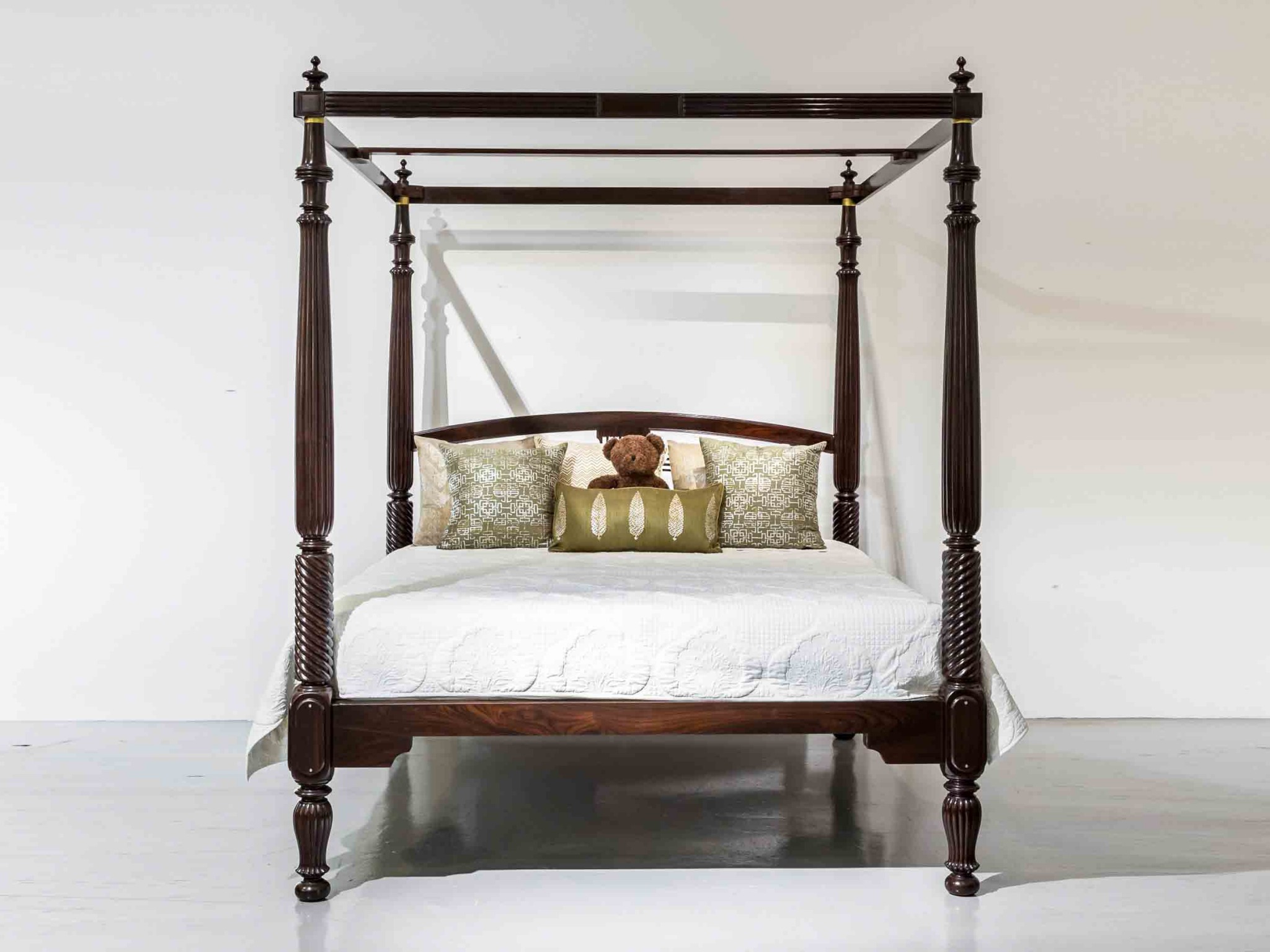 Antique Beds - Colonial Furniture - The Past Perfect Collection
