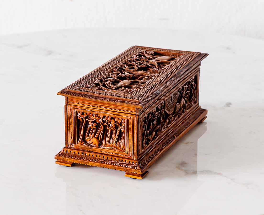 British Colonial Cedarwood Box - The Past Perfect Collection